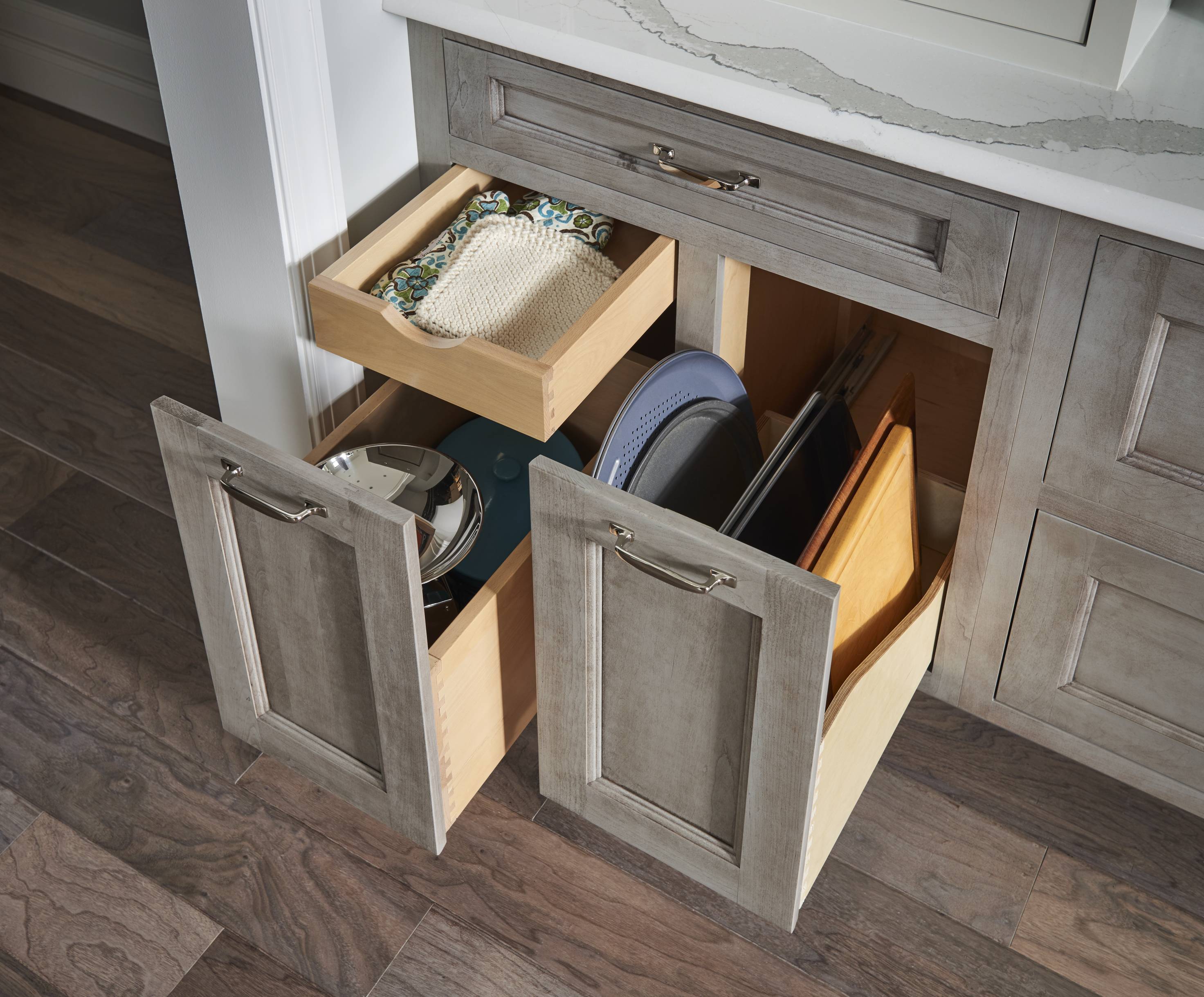 Medallion Cabinetry - Classic Casual