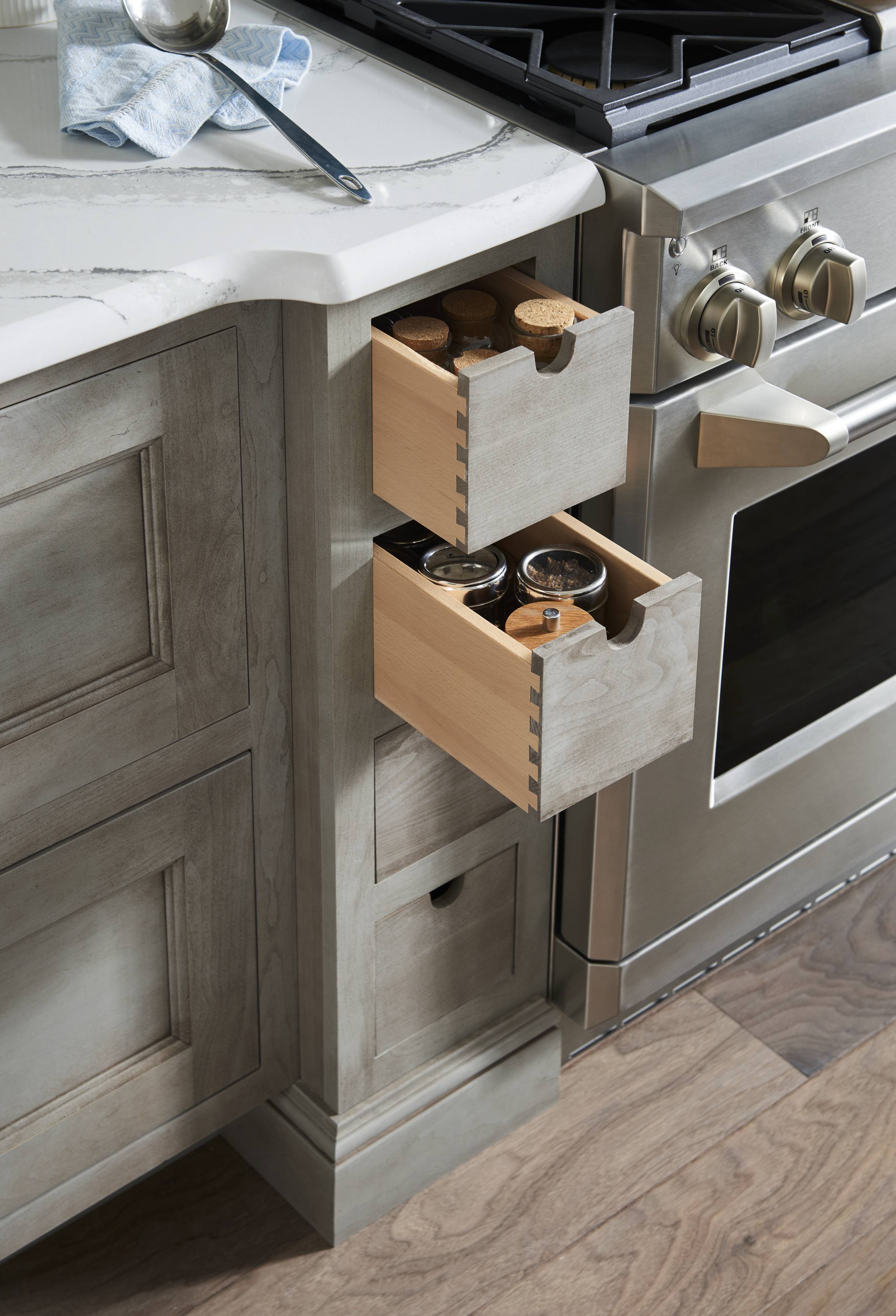 Medallion Cabinetry - Classic Casual